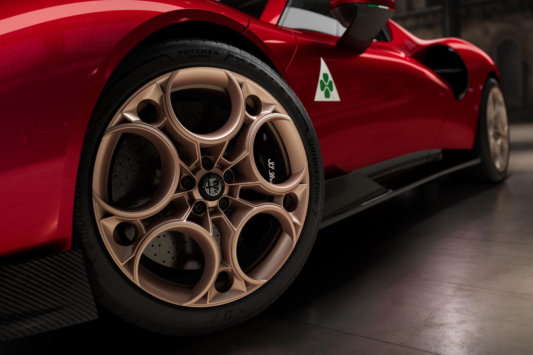 Alfa Romeo lève le voile sur sa nouvelle Supercar : la 33 Stradale ...