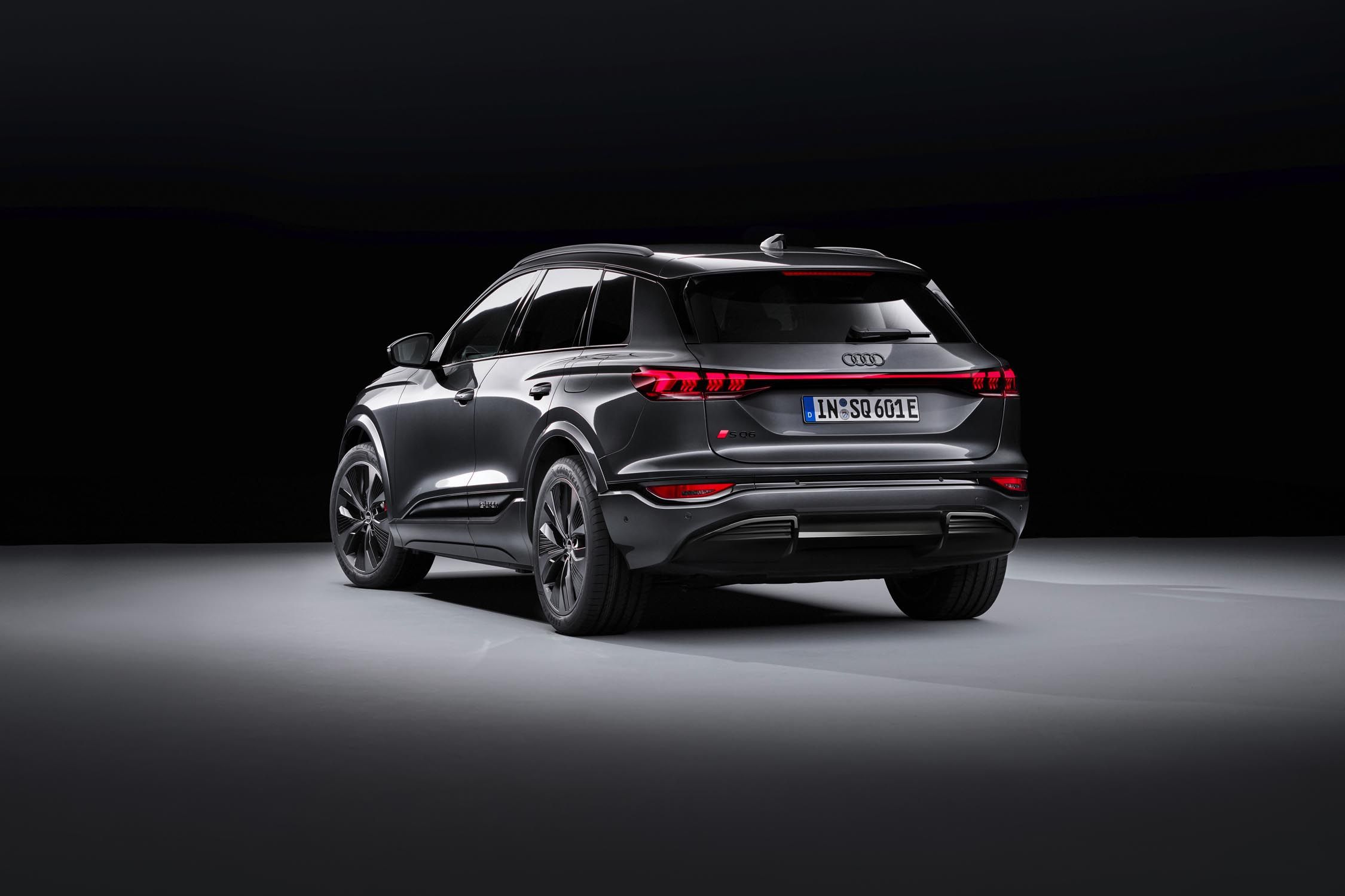 Audi présente les nouveaux SUV Q6 et SQ6 e-tron - MotorGreen