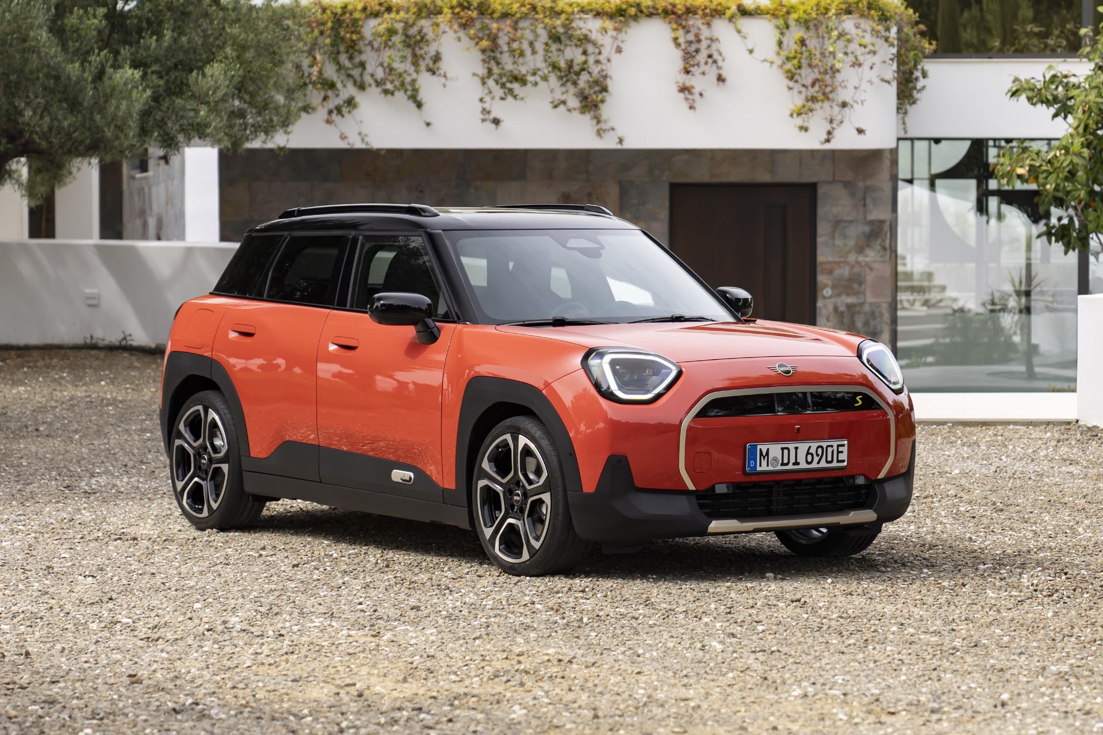 La famille MINI s'agrandit avec l'arrivée du MINI Aceman - MotorGreen
