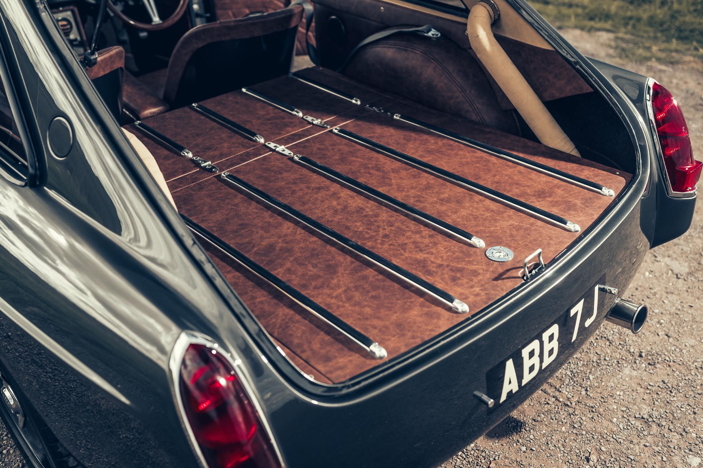 La MGB GT revient en version électrique grâce à Frontline Cars - MotorGreen
