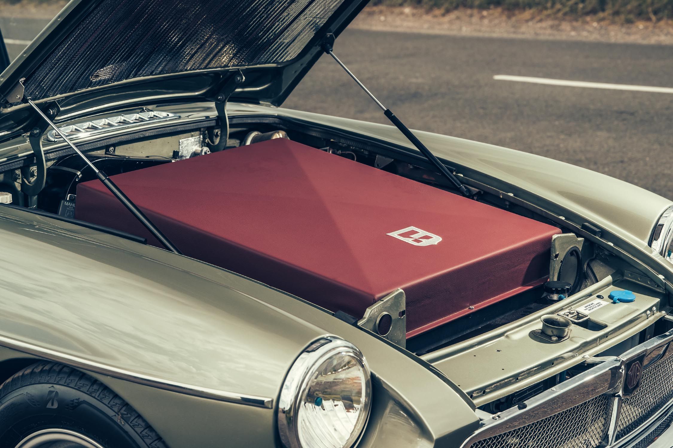 La MGB GT revient en version électrique grâce à Frontline Cars - MotorGreen