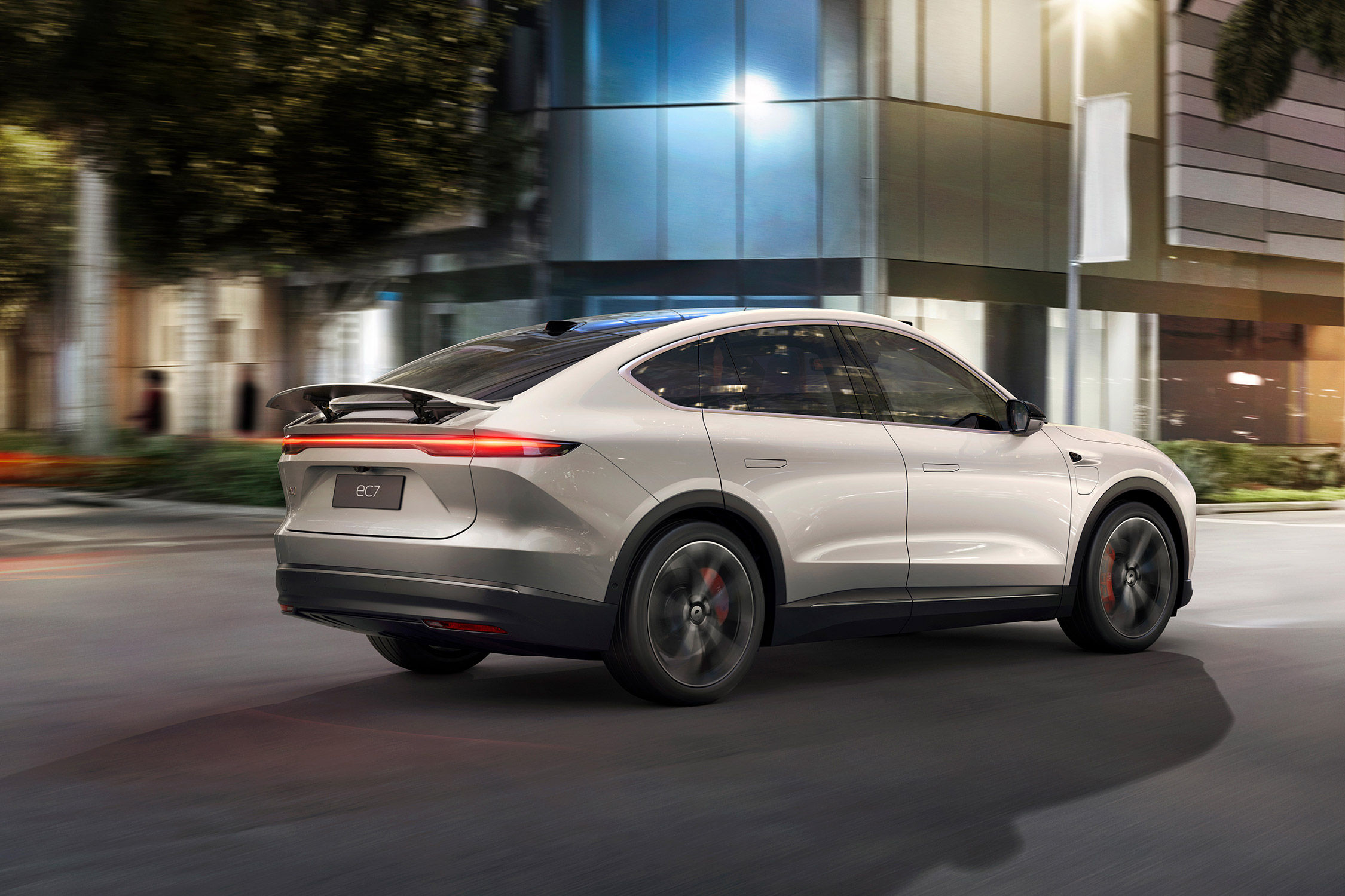 Nio présente son nouveau SUV ES8 et son SUV coupé EC7 - MotorGreen