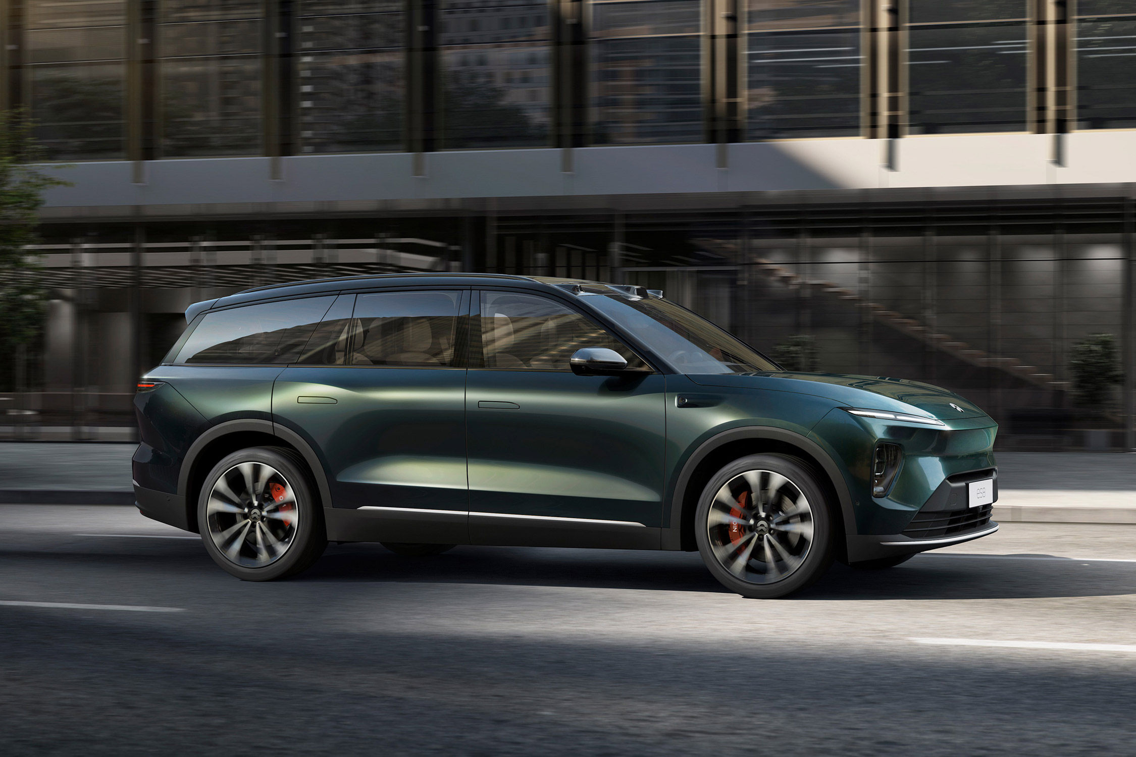 Nio présente son nouveau SUV ES8 et son SUV coupé EC7 - MotorGreen