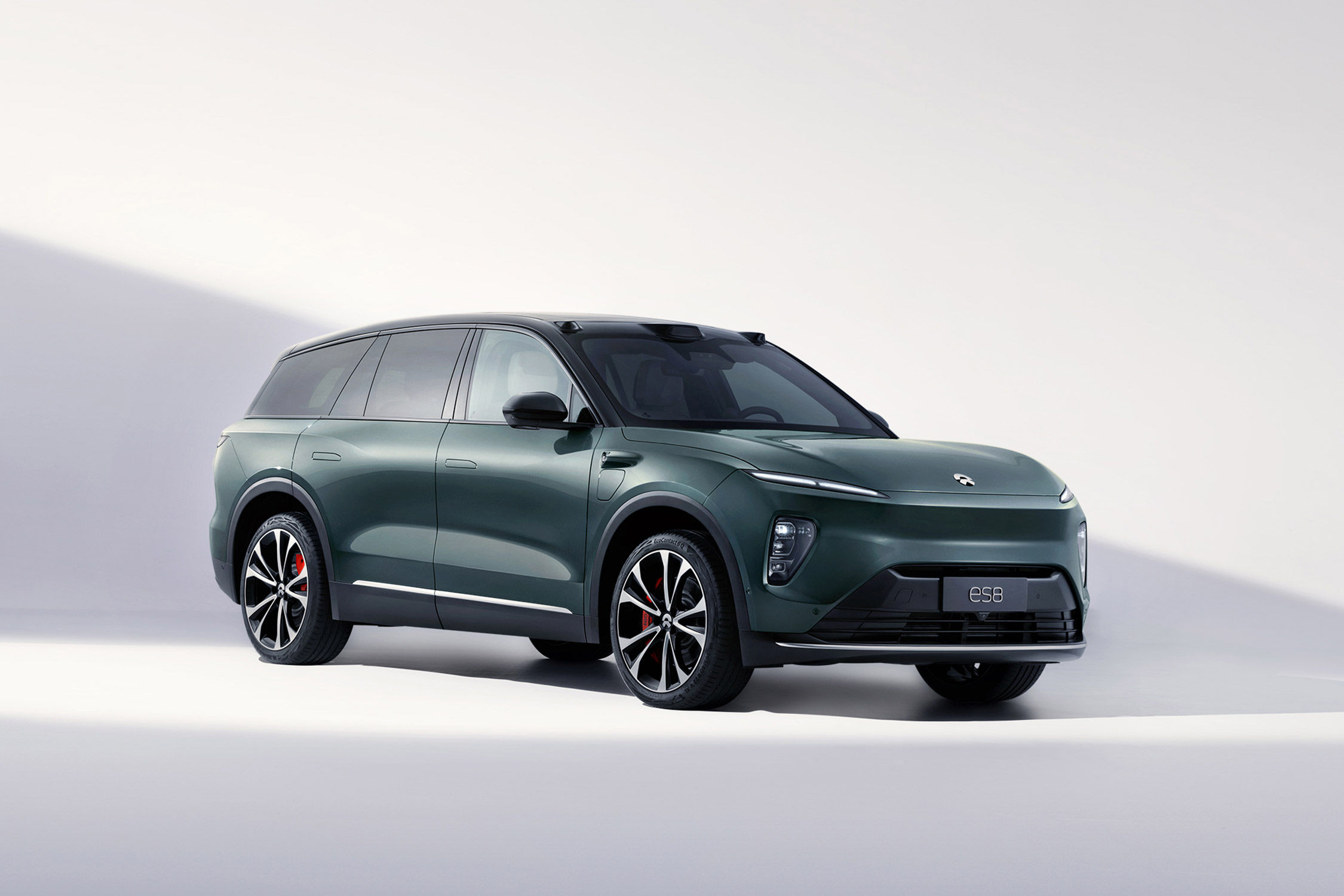 Nio présente son nouveau SUV ES8 et son SUV coupé EC7 - MotorGreen