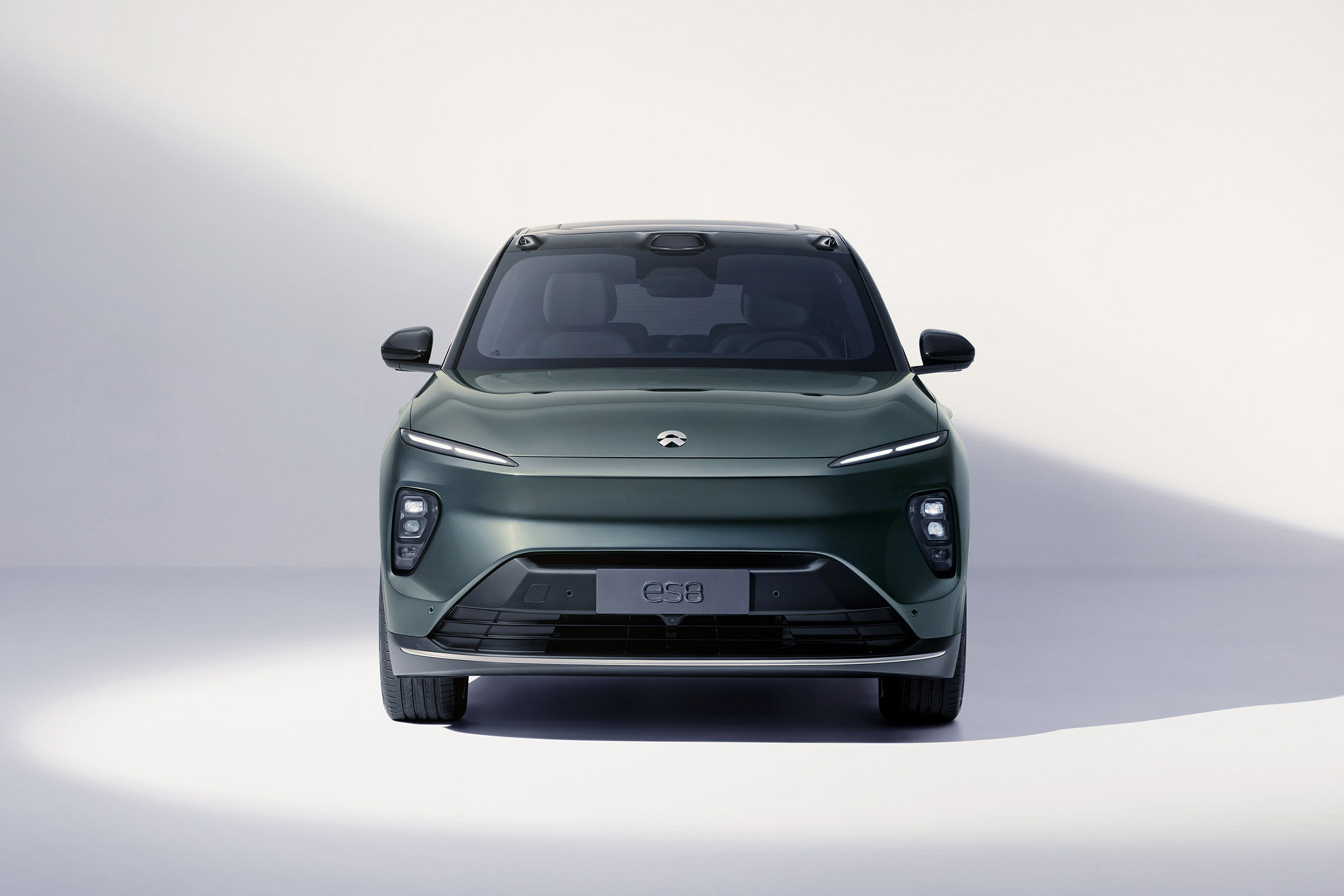Nio présente son nouveau SUV ES8 et son SUV coupé EC7 - MotorGreen