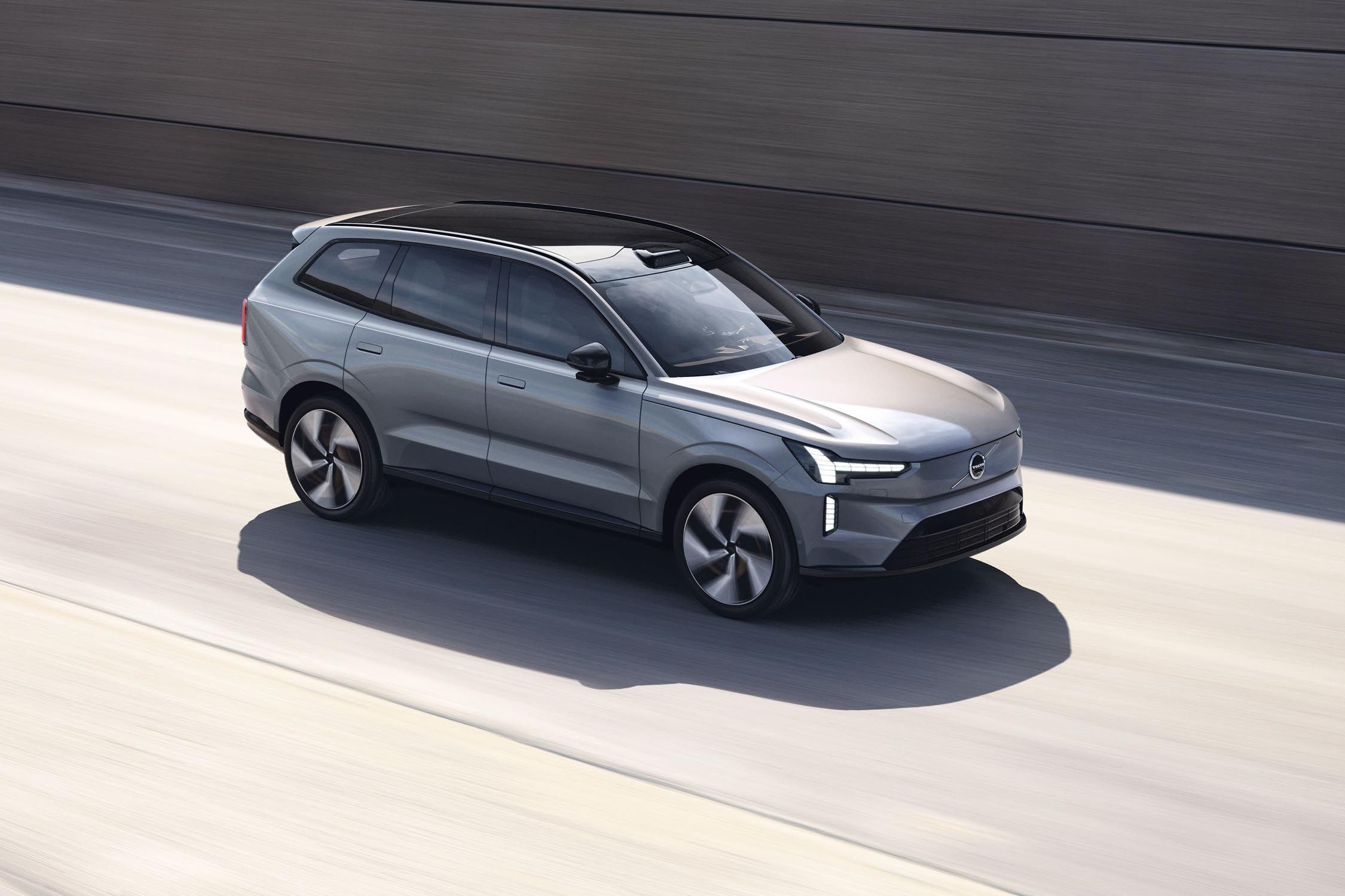 Volvo présente son premier modèle purement électrique : le SUV EX90 ...