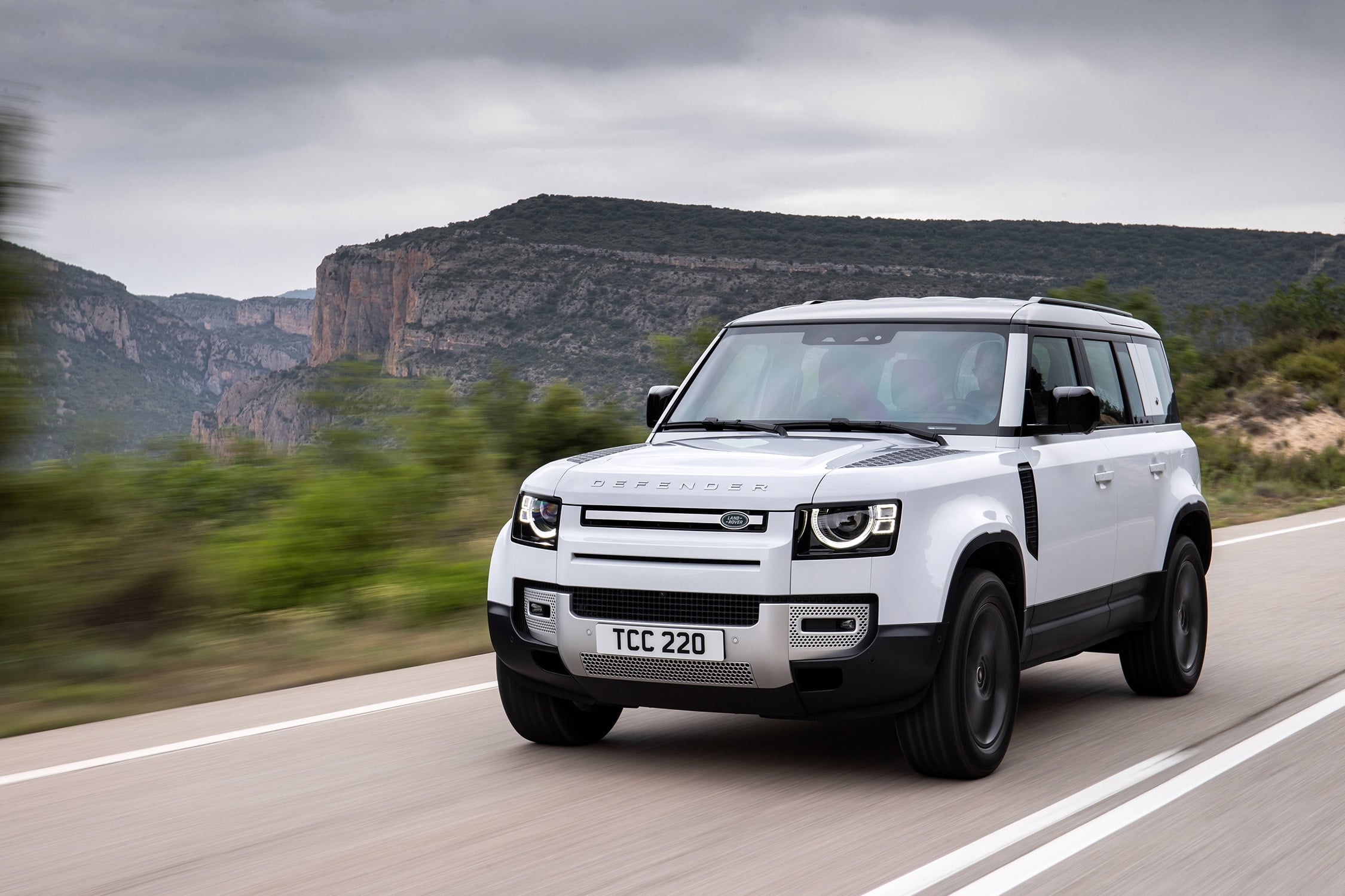 Essai LAND ROVER Defender P400e PHEV - MotorGreen