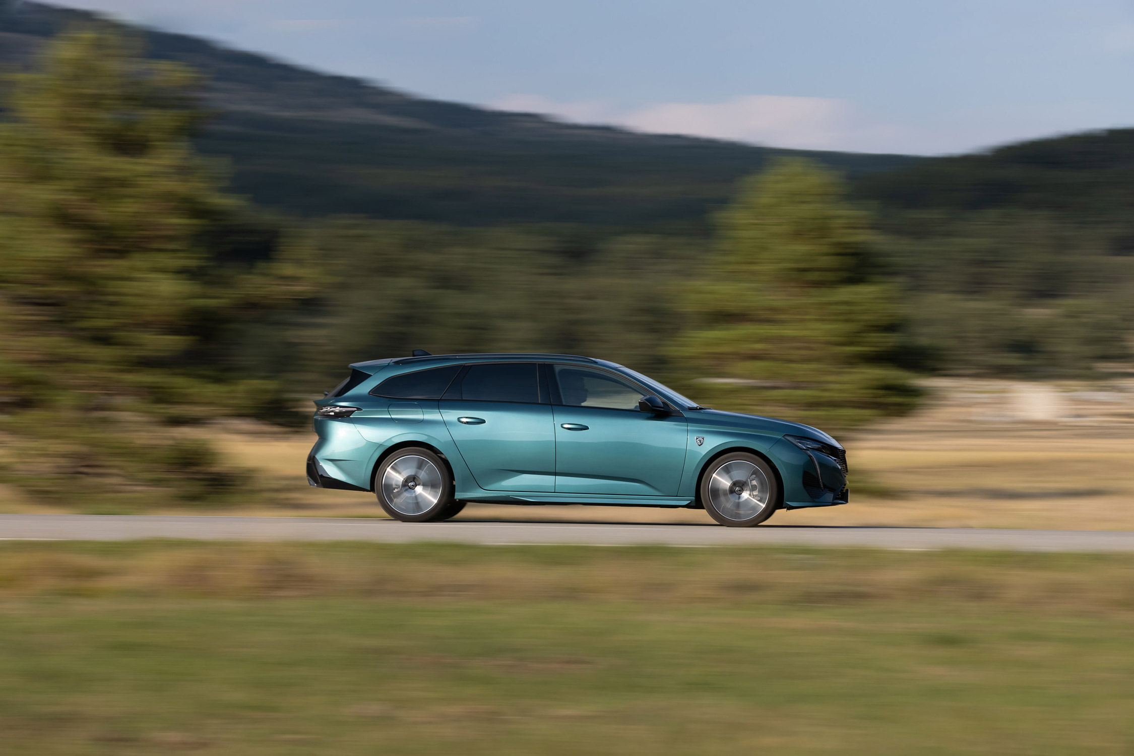 Essai PEUGEOT 308 SW Hybrid 180 ch GT - MotorGreen
