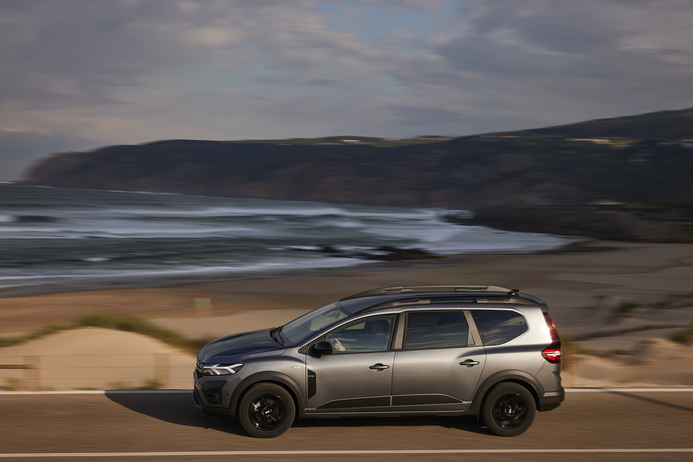 Erstaunlich Dacia Jogger Hybrid Ebenbild